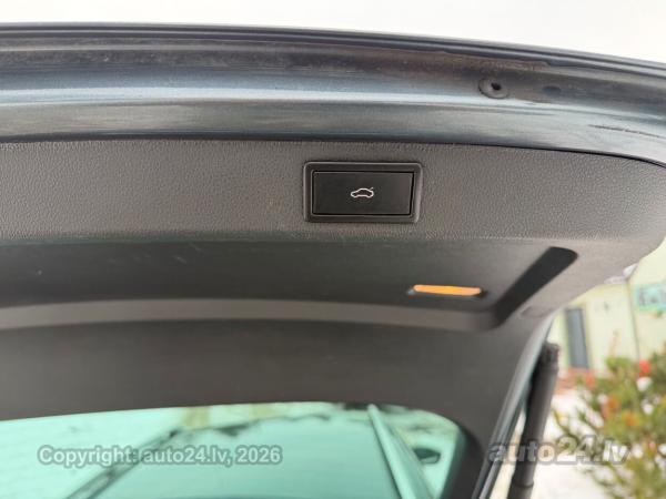 Pelēks Skoda SuperB 2017 Tallina, ar dzinēja tilpumu 2.00 L un nobraukumu 266 tūkst. km par 15000 €, foto 11 vietnē AUTOMOTO.COM.LV