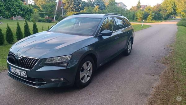 Pelēks Skoda SuperB 2017 Marijampole, ar dzinēja tilpumu 1.60 L un nobraukumu 211 tūkst. km par 8800 €, foto  vietnē AUTOMOTO.COM.LV