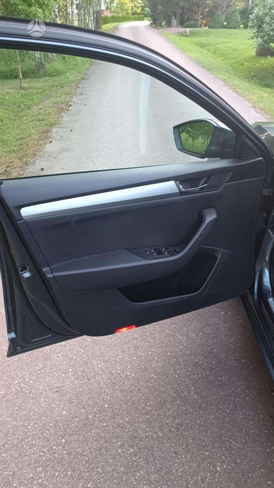 Grey Skoda SuperB 2017 in Marijampole, with an engine capacity of 1.60 L and mileage of 211 thousand km for 8800 €, photo 11 on AUTOMOTO.COM.LV