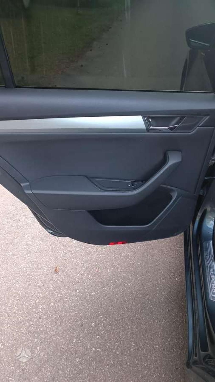 Grey Skoda SuperB 2017 in Marijampole, with an engine capacity of 1.60 L and mileage of 211 thousand km for 8800 €, photo 16 on AUTOMOTO.COM.LV
