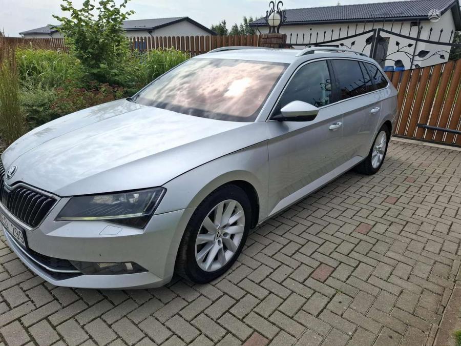 Grey Skoda SuperB 2017 in Klaipeda, with an engine capacity of 1.98 L and mileage of 201 thousand km for 13100 €, photo 3 on AUTOMOTO.COM.LV