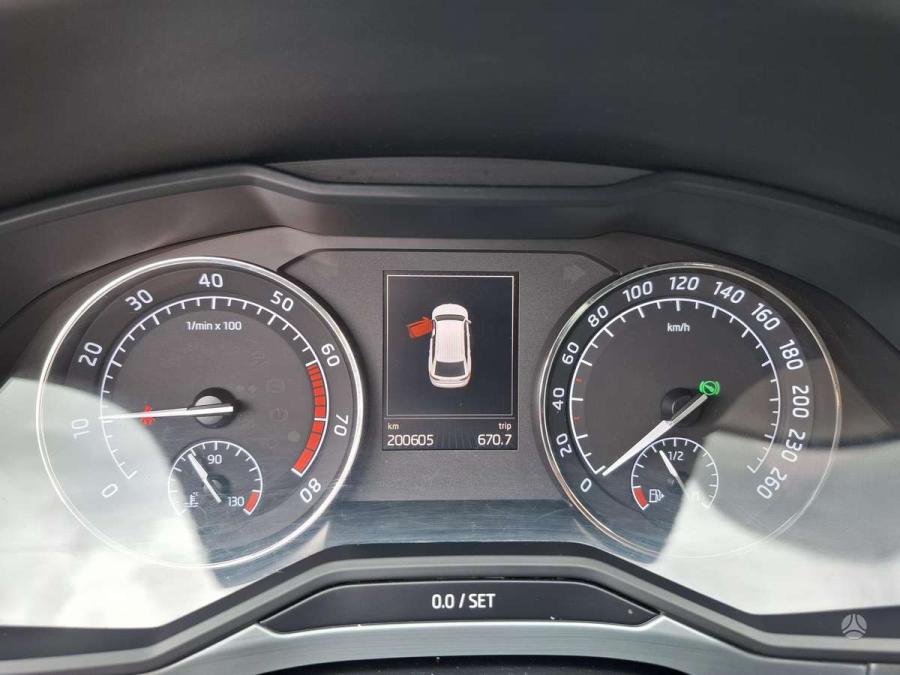 Grey Skoda SuperB 2017 in Klaipeda, with an engine capacity of 1.98 L and mileage of 201 thousand km for 13100 €, photo 18 on AUTOMOTO.COM.LV