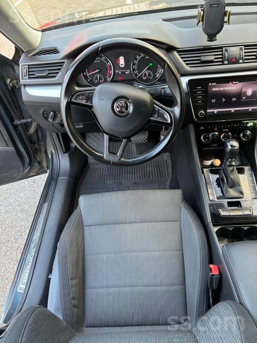 Pelēks Skoda SuperB 2017 Rīga, ar dzinēja tilpumu 1.80 L un nobraukumu 169 tūkst. km par 11100 €, foto 6 vietnē AUTOMOTO.COM.LV