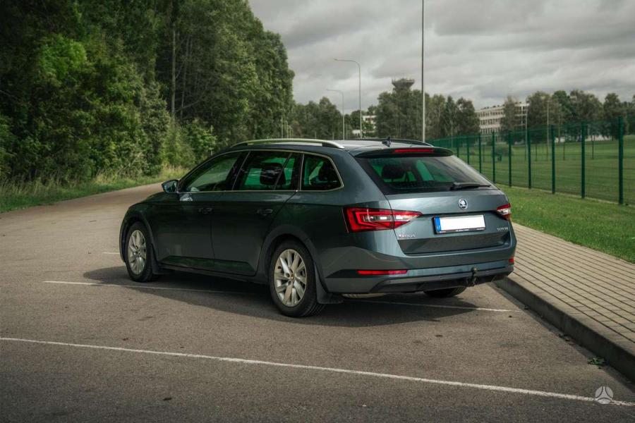 Pelēks Skoda SuperB 2017 Kauņa, ar dzinēja tilpumu 1.80 L un nobraukumu 223 tūkst. km par 10800 €, foto 4 vietnē AUTOMOTO.COM.LV