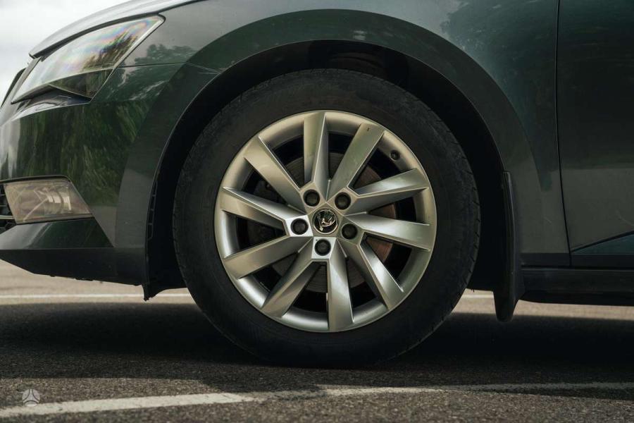 Pelēks Skoda SuperB 2017 Kauņa, ar dzinēja tilpumu 1.80 L un nobraukumu 223 tūkst. km par 10800 €, foto 12 vietnē AUTOMOTO.COM.LV
