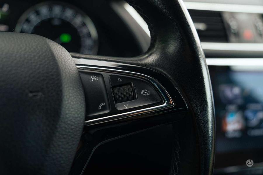 Pelēks Skoda SuperB 2017 Kauņa, ar dzinēja tilpumu 1.80 L un nobraukumu 223 tūkst. km par 10800 €, foto 22 vietnē AUTOMOTO.COM.LV