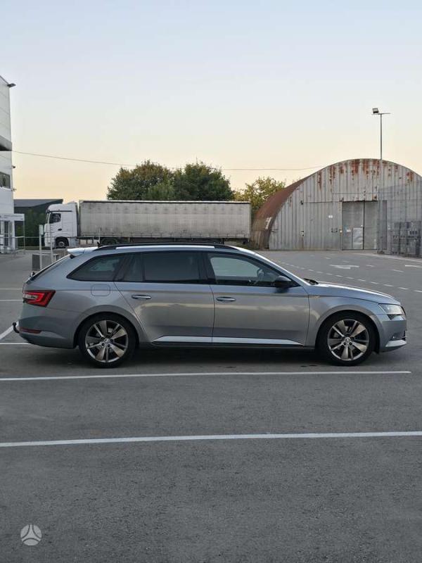 Skoda SuperB 2017 in Klaipeda on AUTOMOTO.COM.LV Grey Skoda SuperB 2017 in Klaipeda, with an engine capacity of 1.97 L and mileage of 287 thousand km for 12500 €, photo 10 on AUTOMOTO.COM.LV
