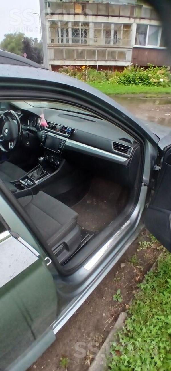 Skoda SuperB 2017 Rīga vietnē Pelēks Skoda SuperB 2017 Rīga, ar dzinēja tilpumu 2.00 L un nobraukumu 350 tūkst. km par 12500 €, foto 5 vietnē AUTOMOTO.COM.LV