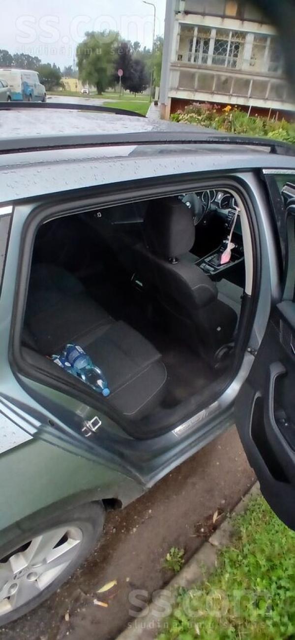 Skoda SuperB 2017 Rīga vietnē Pelēks Skoda SuperB 2017 Rīga, ar dzinēja tilpumu 2.00 L un nobraukumu 350 tūkst. km par 12500 €, foto 9 vietnē AUTOMOTO.COM.LV