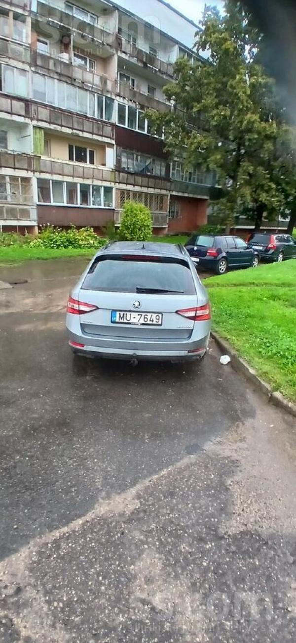 Skoda SuperB 2017 Rīga vietnē Pelēks Skoda SuperB 2017 Rīga, ar dzinēja tilpumu 2.00 L un nobraukumu 350 tūkst. km par 12500 €, foto 11 vietnē AUTOMOTO.COM.LV