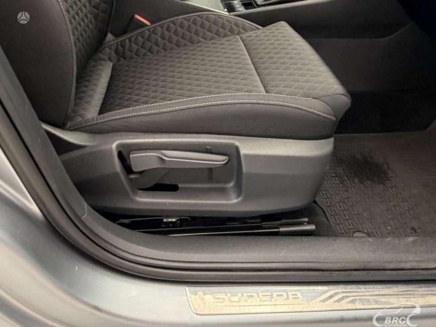 Pelēks Skoda SuperB 2017 Viļņa, ar dzinēja tilpumu 1.60 L un nobraukumu 233 tūkst. km par 11000 €, foto 8 vietnē AUTOMOTO.COM.LV