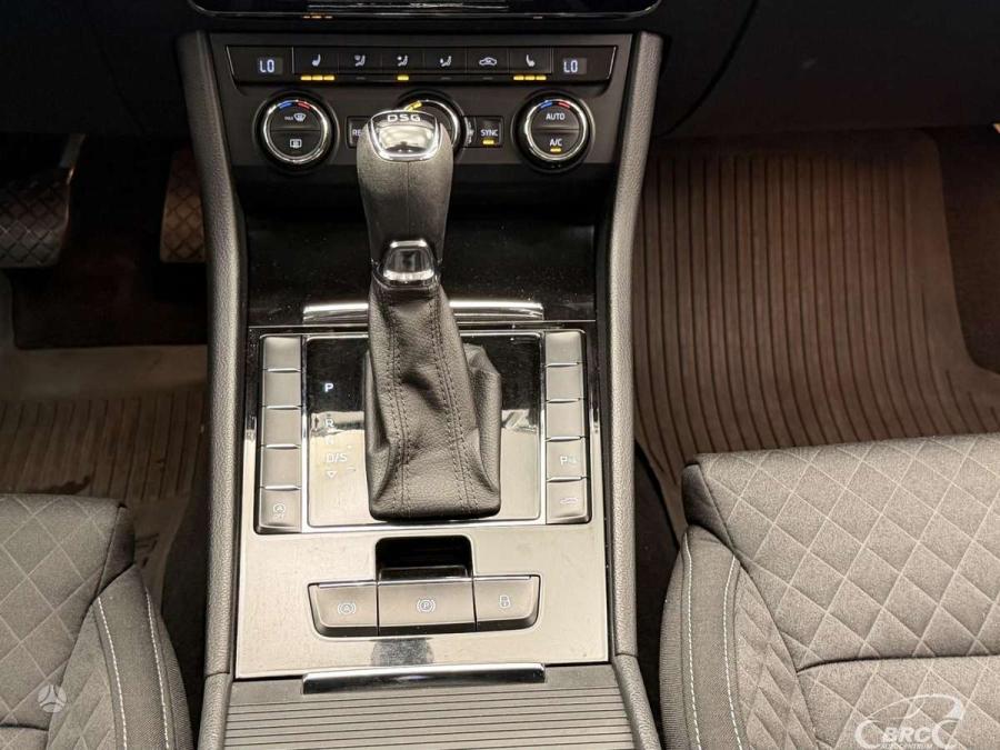 Pelēks Skoda SuperB 2017 Viļņa, ar dzinēja tilpumu 1.60 L un nobraukumu 233 tūkst. km par 11000 €, foto 20 vietnē AUTOMOTO.COM.LV