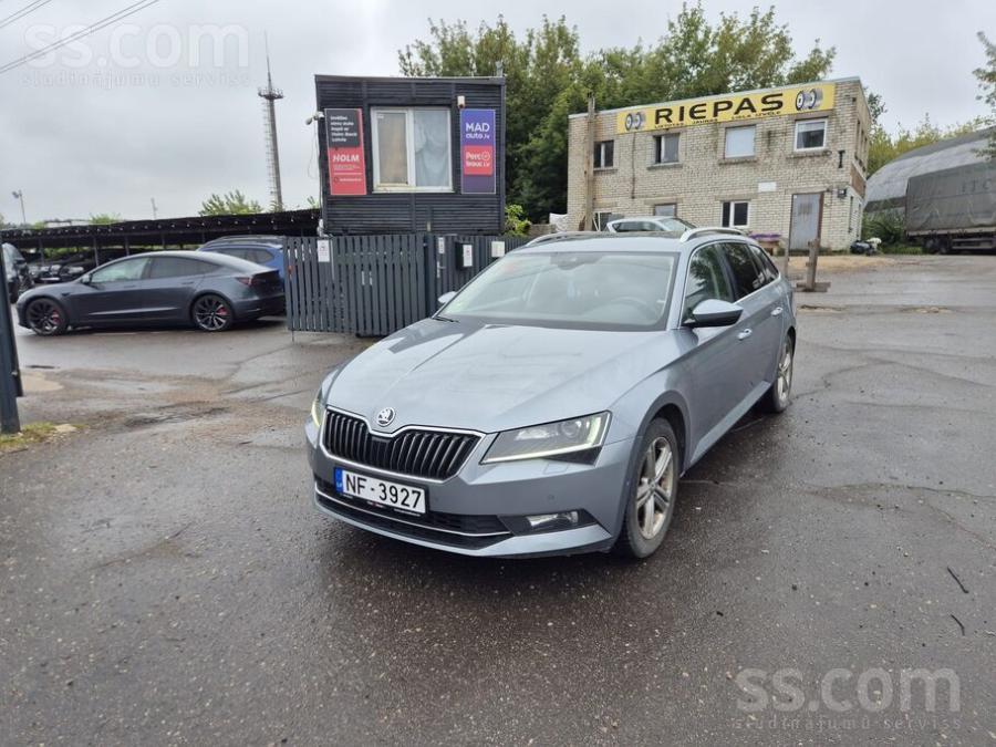 Pelēks Skoda SuperB 2017 Rīga, ar dzinēja tilpumu 2.00 L un nobraukumu 193 tūkst. km par 9990 €, foto 5 vietnē AUTOMOTO.COM.LV