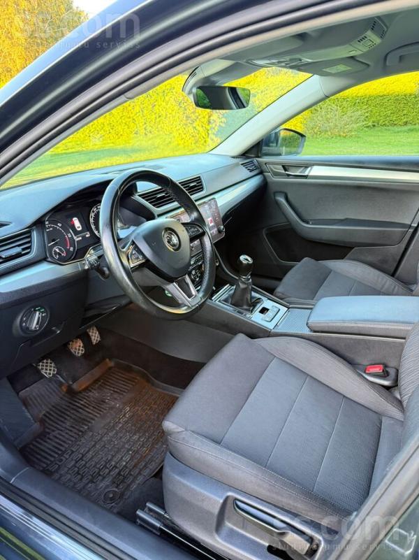 Skoda SuperB 2017 Rīga vietnē Pelēks Skoda SuperB 2017 Rīga, ar dzinēja tilpumu 2.00 L un nobraukumu 294 tūkst. km par 9550 €, foto 10 vietnē AUTOMOTO.COM.LV