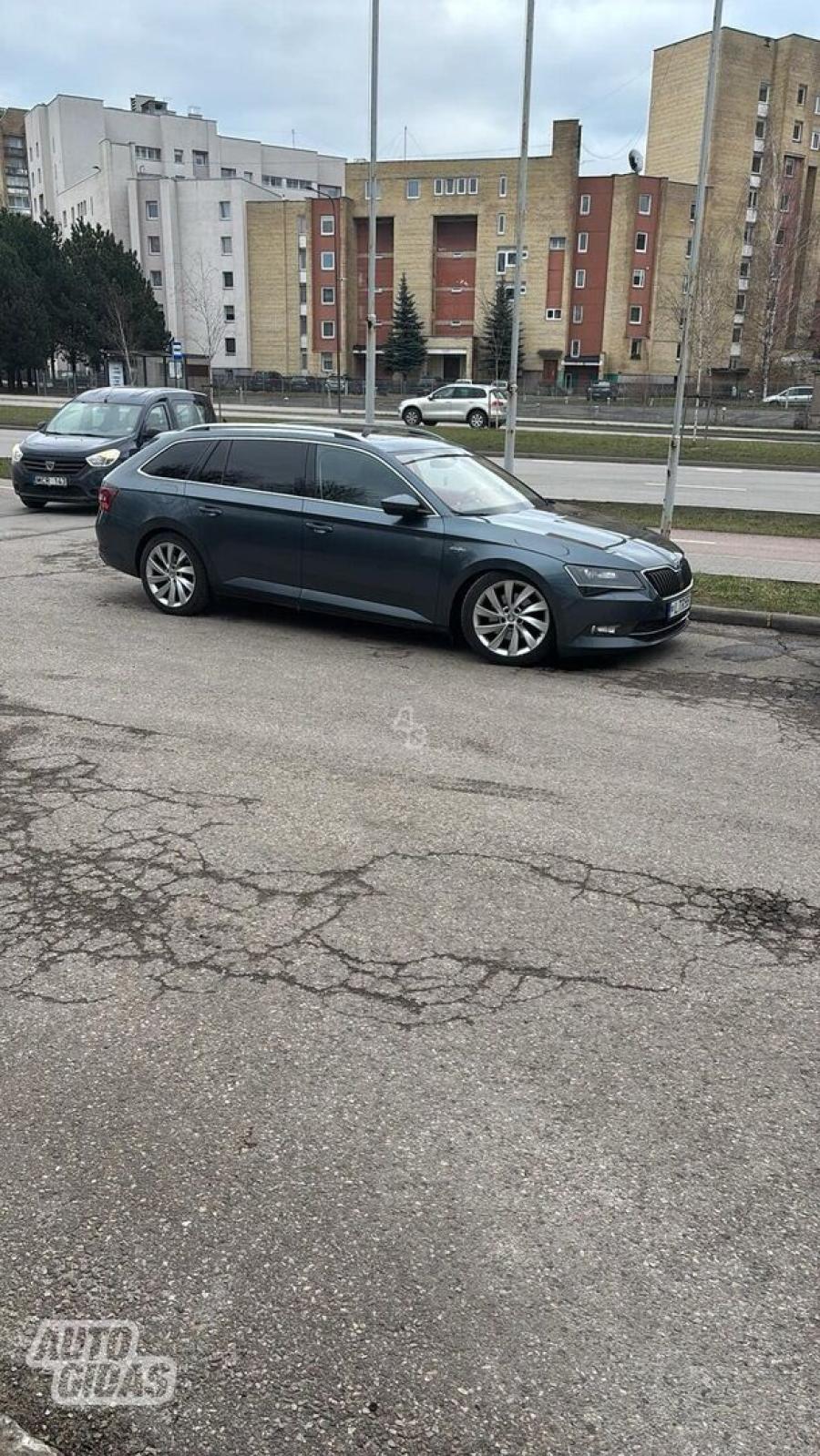 Pelēks Skoda SuperB 2017 Kauņa, ar dzinēja tilpumu 2.00 L un nobraukumu 343 tūkst. km par 11300 €, foto 14 vietnē AUTOMOTO.COM.LV