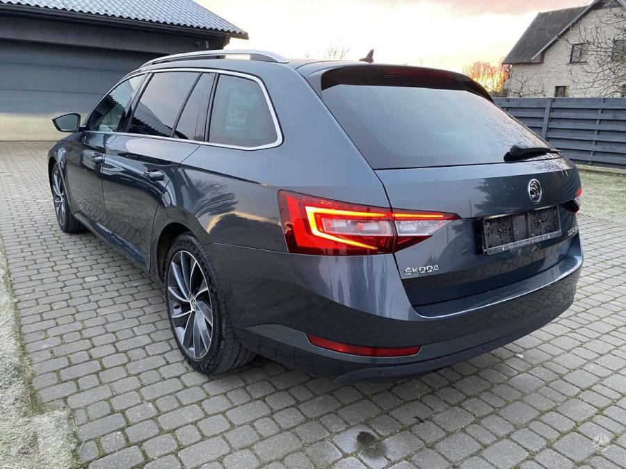 Pelēks Skoda SuperB 2018 Marijampole, ar dzinēja tilpumu 1.98 L un nobraukumu 149 tūkst. km par 16600 €, foto 4 vietnē AUTOMOTO.COM.LV