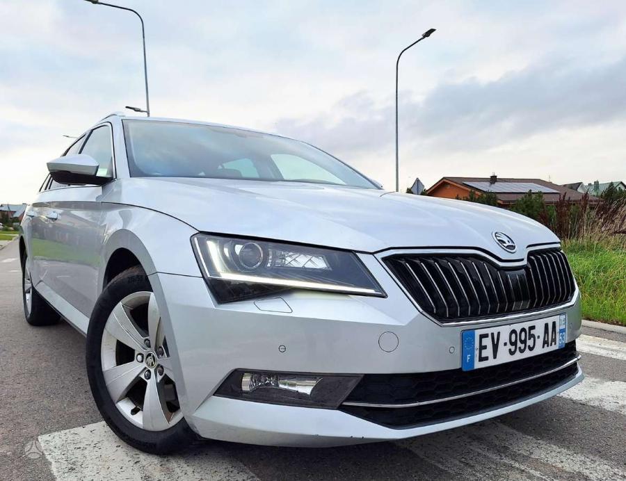Grey Skoda SuperB 2018 in Klaipeda, with an engine capacity of 1.60 L and mileage of 250 thousand km for 10200 €, photo 5 on AUTOMOTO.COM.LV