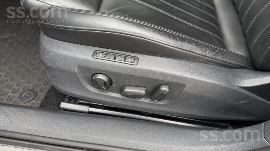 Grey Skoda SuperB 2018 in Riga, with an engine capacity of 1.60 L and mileage of 195 thousand km for 10900 €, photo 12 on AUTOMOTO.COM.LV