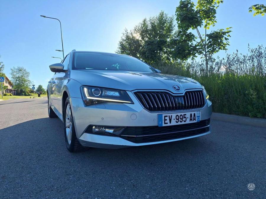Grey Skoda SuperB 2018 in Klaipeda, with an engine capacity of 1.60 L and mileage of 249 thousand km for 9690 €, photo 3 on AUTOMOTO.COM.LV