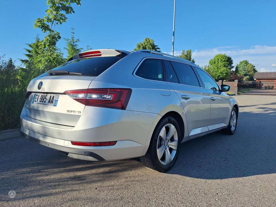 Grey Skoda SuperB 2018 in Klaipeda, with an engine capacity of 1.60 L and mileage of 249 thousand km for 9690 €, photo 4 on AUTOMOTO.COM.LV