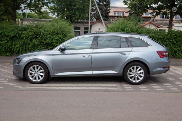 Pelēks Skoda SuperB 2018 Viļņa, ar dzinēja tilpumu 1.97 L un nobraukumu 213 tūkst. km par 12000 €, foto 2 vietnē AUTOMOTO.COM.LV