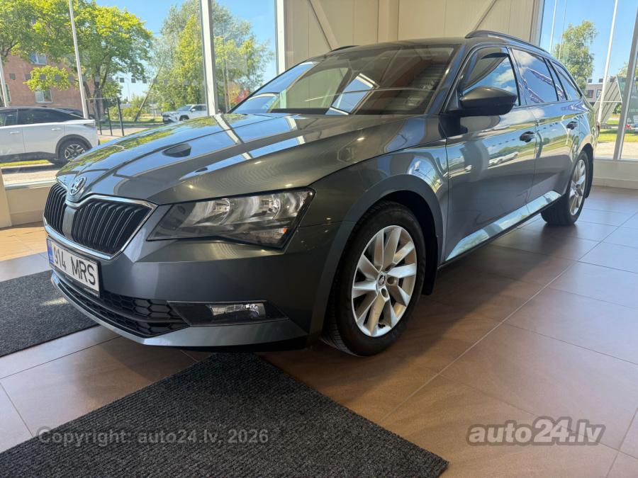 Pelēks Skoda SuperB 2018 Hāpsalu, ar dzinēja tilpumu 2.00 L un nobraukumu 160 tūkst. km par 16000 €, foto 1 vietnē AUTOMOTO.COM.LV