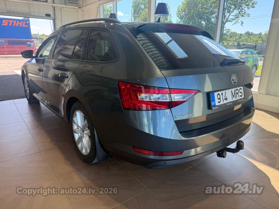 Pelēks Skoda SuperB 2018 Hāpsalu, ar dzinēja tilpumu 2.00 L un nobraukumu 160 tūkst. km par 16000 €, foto 4 vietnē AUTOMOTO.COM.LV