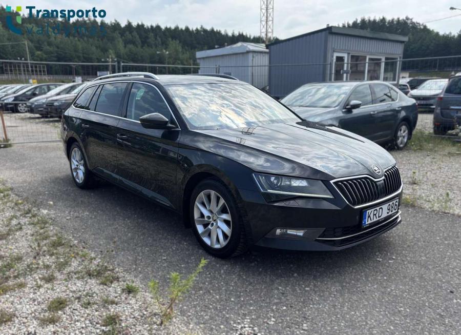 Grey Skoda SuperB 2018 in Vilnius, with an engine capacity of 1.97 L and mileage of 238 thousand km for 12900 €, photo 4 on AUTOMOTO.COM.LV