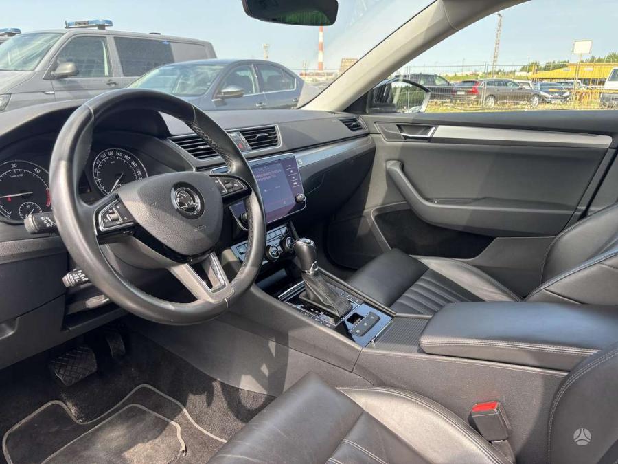 Grey Skoda SuperB 2018 in Vilnius, with an engine capacity of 1.97 L and mileage of 238 thousand km for 12900 €, photo 8 on AUTOMOTO.COM.LV