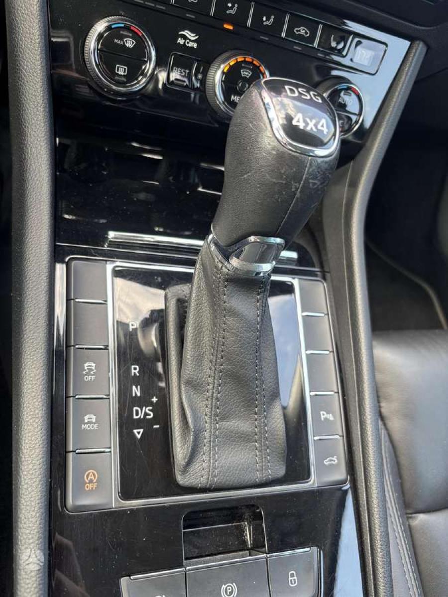 Grey Skoda SuperB 2018 in Vilnius, with an engine capacity of 1.97 L and mileage of 238 thousand km for 12900 €, photo 17 on AUTOMOTO.COM.LV