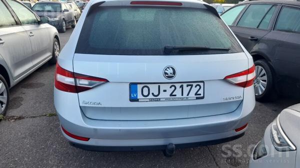 Pelēks Skoda SuperB 2018 Rīga, ar dzinēja tilpumu 1.60 L un nobraukumu 319 tūkst. km par 9990 €, foto 2 vietnē AUTOMOTO.COM.LV