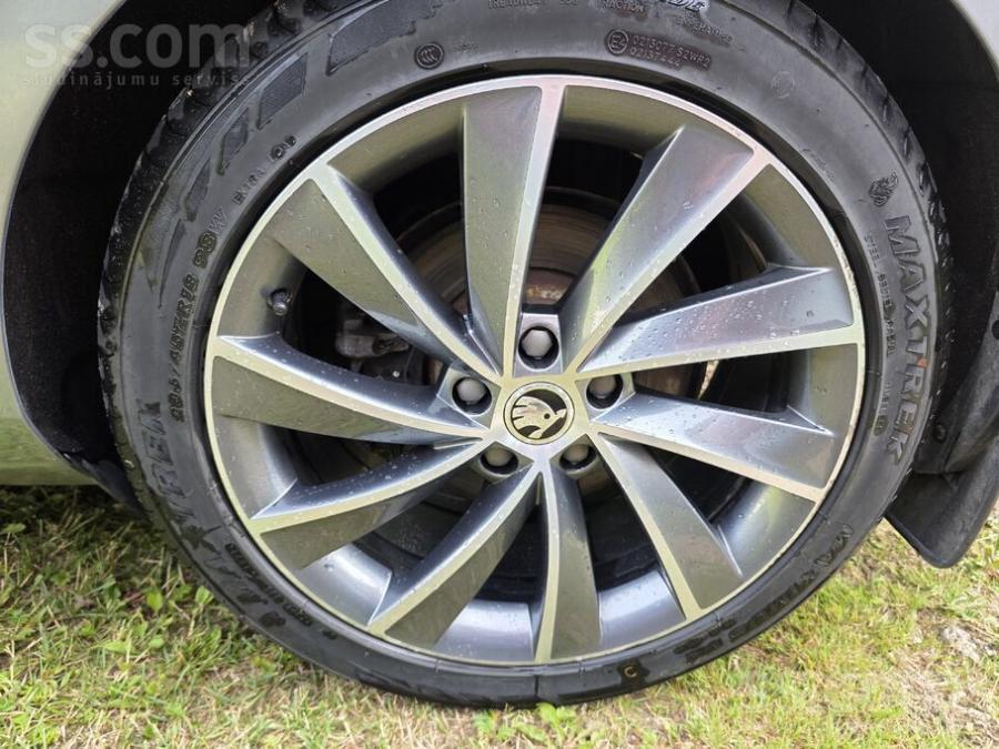 Pelēks Skoda SuperB 2018 Valmiera, ar dzinēja tilpumu 2.00 L un nobraukumu 183 tūkst. km par 18200 €, foto 10 vietnē AUTOMOTO.COM.LV