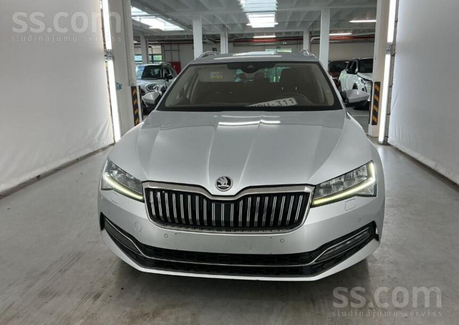Pelēks Skoda SuperB 2019 Valmiera, ar dzinēja tilpumu 1.50 L un nobraukumu 184 tūkst. km par 16900 €, foto 1 vietnē AUTOMOTO.COM.LV