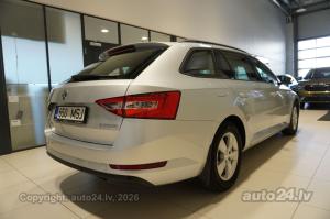 Grey Skoda SuperB 2019 in Tallinn, with an engine capacity of 1.40 L and mileage of 131 thousand km for 13900 €, photo 4 on AUTOMOTO.COM.LV