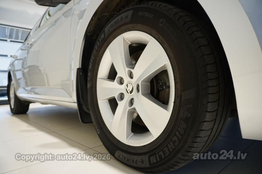 Grey Skoda SuperB 2019 in Tallinn, with an engine capacity of 1.40 L and mileage of 131 thousand km for 13900 €, photo 6 on AUTOMOTO.COM.LV