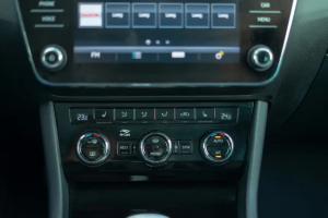 Pelēks Skoda SuperB 2019 Liepāja, ar dzinēja tilpumu 2.00 L un nobraukumu 154 tūkst. km par 18600 €, foto 16 vietnē AUTOMOTO.COM.LV