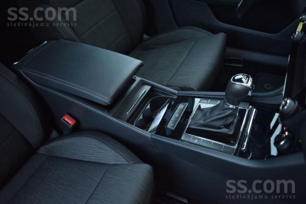 Grey Skoda SuperB 2019 in Riga, with an engine capacity of 1.50 L and mileage of 173 thousand km for 12900 €, photo 5 on AUTOMOTO.COM.LV