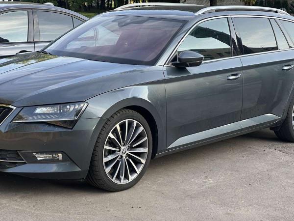 Grey Skoda SuperB 2019 in Kaunas, with an engine capacity of 1.97 L and mileage of 160 thousand km for 19500 €, photo 4 on AUTOMOTO.COM.LV