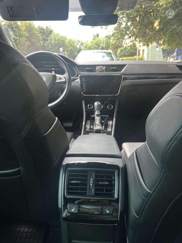 Grey Skoda SuperB 2019 in Kaunas, with an engine capacity of 1.97 L and mileage of 160 thousand km for 19500 €, photo 8 on AUTOMOTO.COM.LV