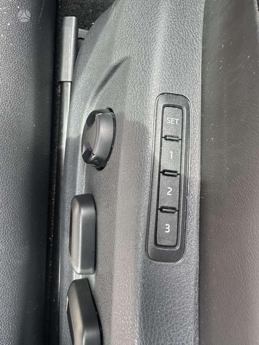 Grey Skoda SuperB 2019 in Kaunas, with an engine capacity of 1.97 L and mileage of 160 thousand km for 19500 €, photo 14 on AUTOMOTO.COM.LV