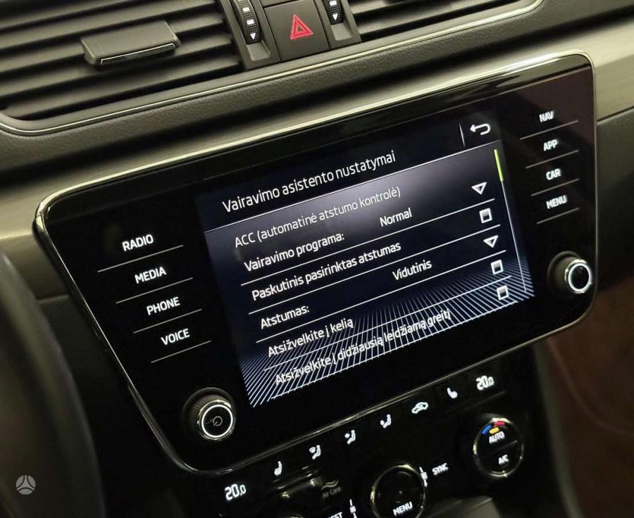 Pelēks Skoda SuperB 2019 Marijampole, ar dzinēja tilpumu 1.97 L un nobraukumu 269 tūkst. km par 15999 €, foto 28 vietnē AUTOMOTO.COM.LV