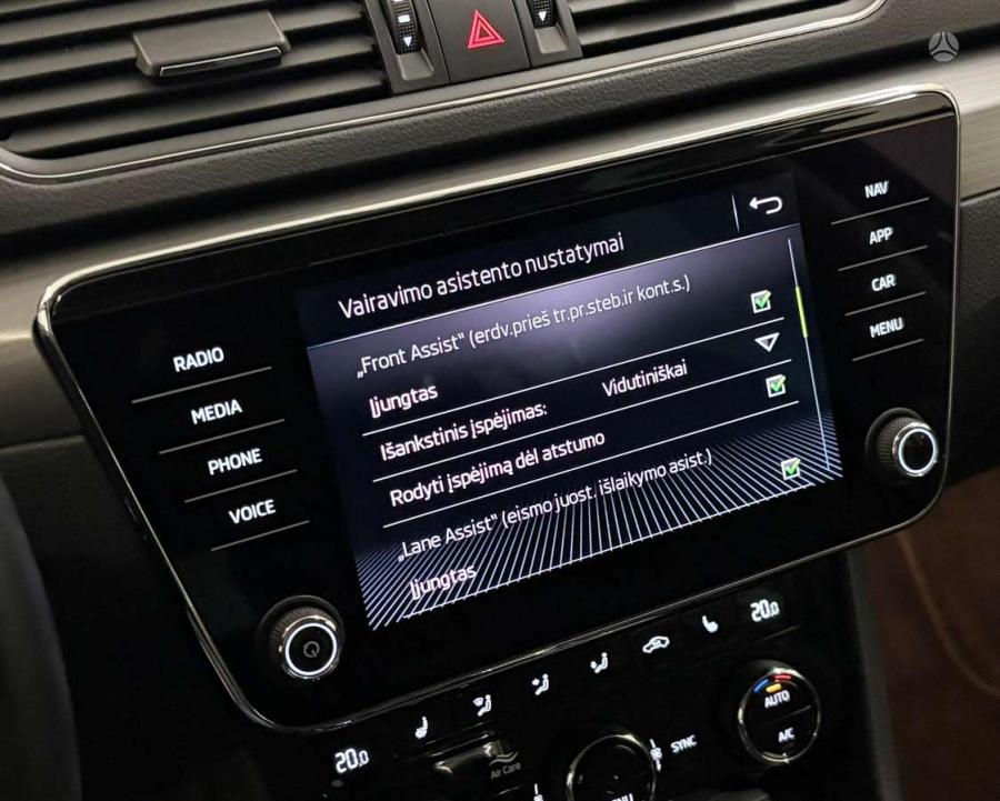 Pelēks Skoda SuperB 2019 Marijampole, ar dzinēja tilpumu 1.97 L un nobraukumu 269 tūkst. km par 15999 €, foto 36 vietnē AUTOMOTO.COM.LV