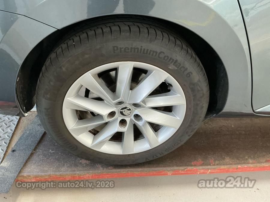 Pelēks Skoda SuperB 2020 Tallina, ar dzinēja tilpumu 2.00 L un nobraukumu 127 tūkst. km par 21990 €, foto 13 vietnē AUTOMOTO.COM.LV