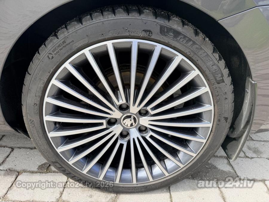 Pelēks Skoda SuperB 2020 Rakvere, ar dzinēja tilpumu 2.00 L un nobraukumu 137 tūkst. km par 25600 €, foto 19 vietnē AUTOMOTO.COM.LV