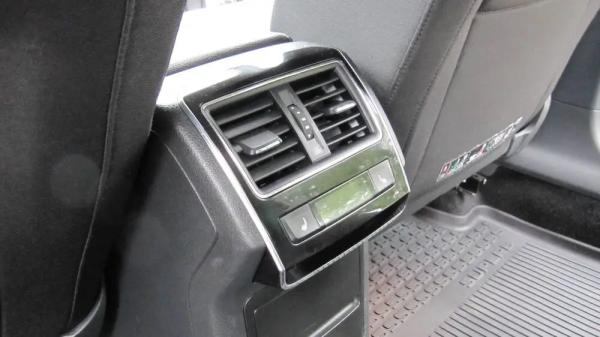 Grey Skoda SuperB 2020 in Riga, with an engine capacity of 1.60 L and mileage of 257 thousand km for 16950 €, photo 5 on AUTOMOTO.COM.LV