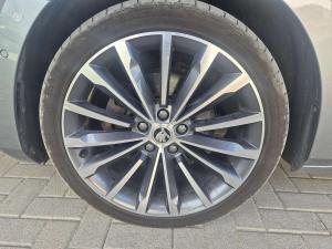 Pelēks Skoda SuperB 2020 Klaipėda, ar dzinēja tilpumu 1.40 L un nobraukumu 174 tūkst. km par 18800 €, foto 22 vietnē AUTOMOTO.COM.LV