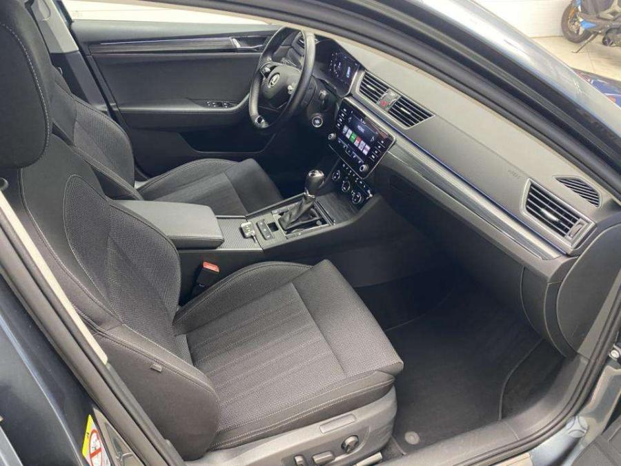 Grey Skoda SuperB 2021 in Radviliskis, with an engine capacity of 1.97 L and mileage of 169 thousand km for 16879 €, photo 8 on AUTOMOTO.COM.LV