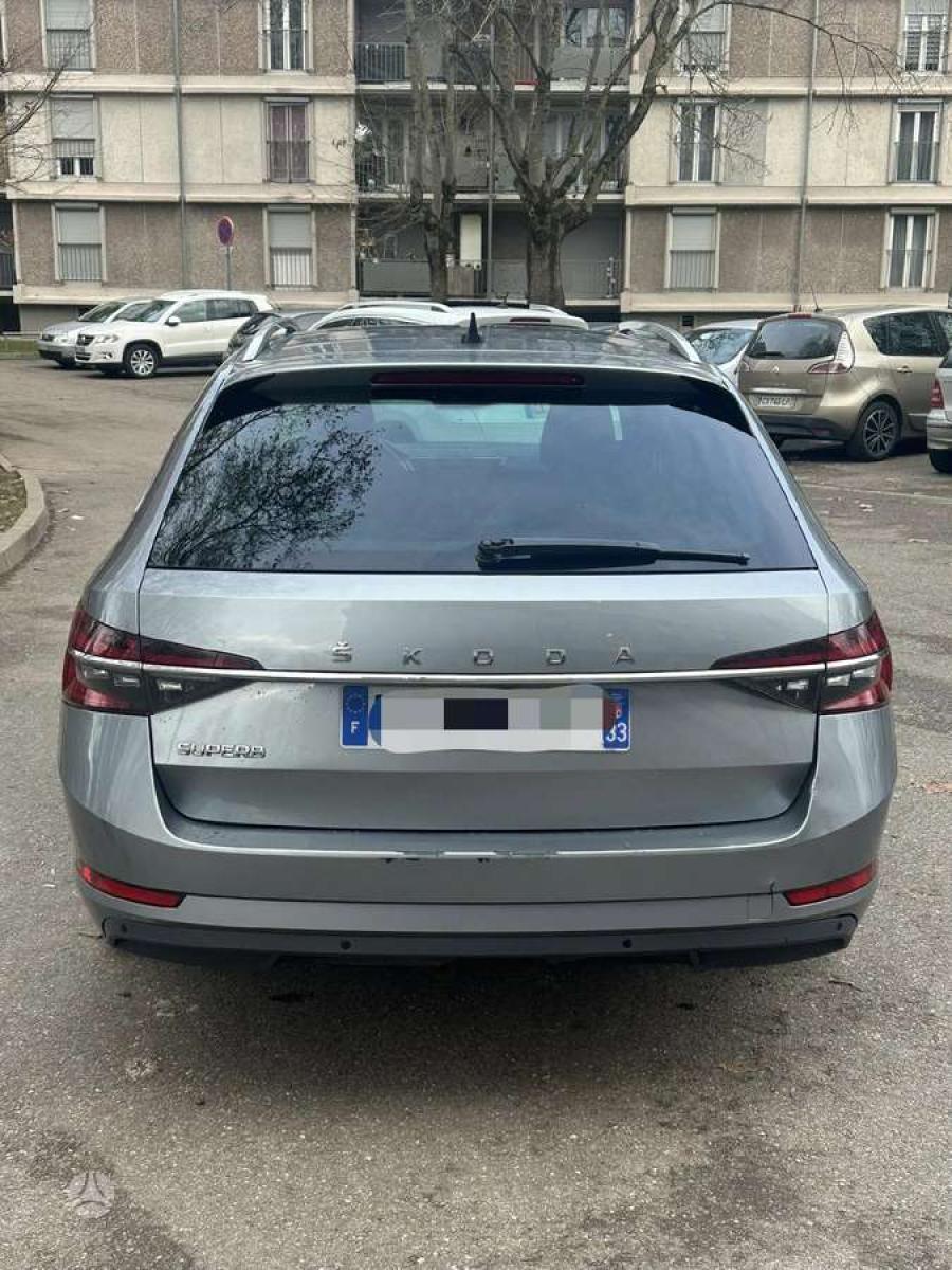 Grey Skoda SuperB 2021 in Kaunas, with an engine capacity of 1.97 L and mileage of 279 thousand km for 14600 €, photo 4 on AUTOMOTO.COM.LV