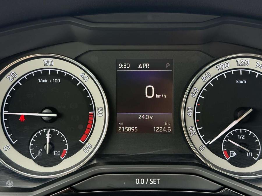 Grey Skoda SuperB 2021 in Raseiniai, with an engine capacity of 1.97 L and mileage of 216 thousand km for 16800 €, photo 36 on AUTOMOTO.COM.LV