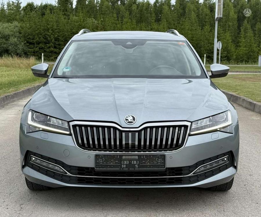 Grey Skoda SuperB 2021 in Raseiniai, with an engine capacity of 1.97 L and mileage of 216 thousand km for 14600 €, photo 9 on AUTOMOTO.COM.LV